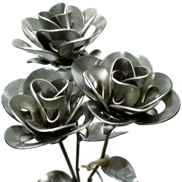 Metal Relic | Accents | Scrap Metal Art Three Steel Welded Metal Roses ...